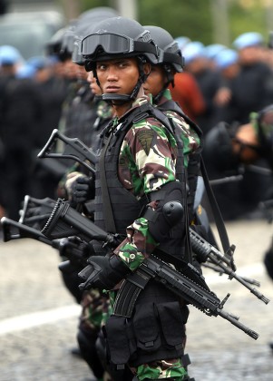 Indonesian Soldiers Hold Rifles During Ceremony Editorial Stock Photo ...