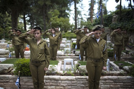 Israeli Soldiers Salute After Decorating Graves Editorial Stock Photo ...