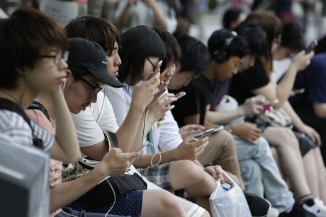 People Play Pokemon Go Park Tokyo Editorial Stock Photo - Stock Image ...