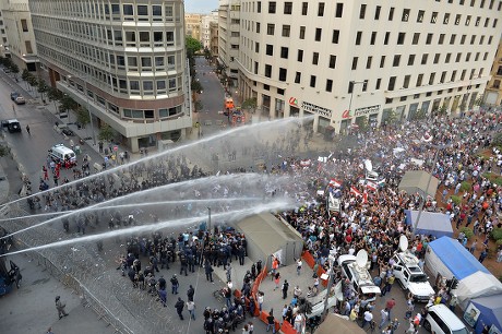 Lebanon Protest Garbage Crisis - Aug 2015 Stock Pictures, Editorial ...