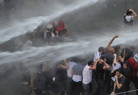 Lebanon Protest Garbage Crisis - Aug 2015 Stock Pictures, Editorial ...