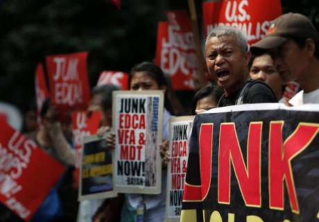 Filipino Protestors Stage Picket Front Philippine Editorial Stock Photo ...