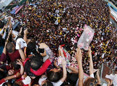 Filipino Devotees Join Black Nazarene Procession Editorial Stock Photo ...