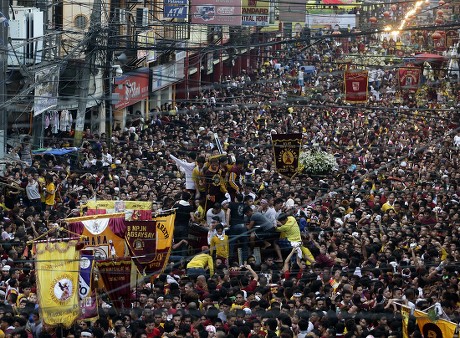 Filipino Devotees Join Black Nazarene Procession Editorial Stock Photo ...