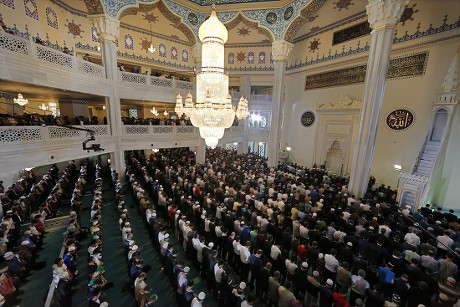 Russian Muslims Attend Morning Prayers Celebrate Editorial Stock Photo ...