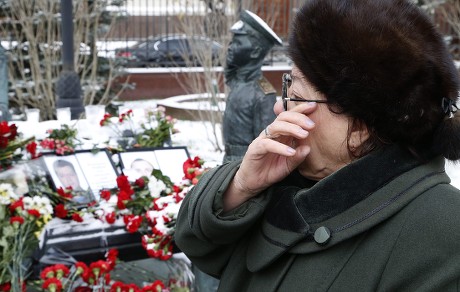 Woman Grieves Front Portraits Russian Servicemen Editorial Stock Photo ...