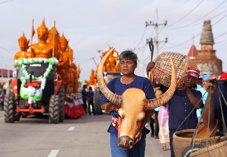 Thai Farmers March Front Tractortrailers Carrying Editorial Stock Photo ...