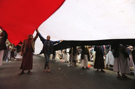 Houthi Supporters Carry Massive Yemeni Flag Editorial Stock Photo ...