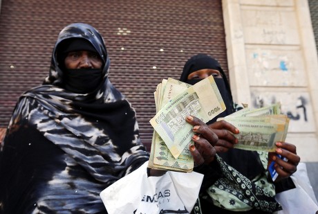 Member Akhdam Community Hold Cash Provided Editorial Stock Photo ...