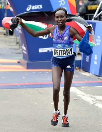 Mary Keitany Kenya Celebrates She Crosses Editorial Stock Photo - Stock ...