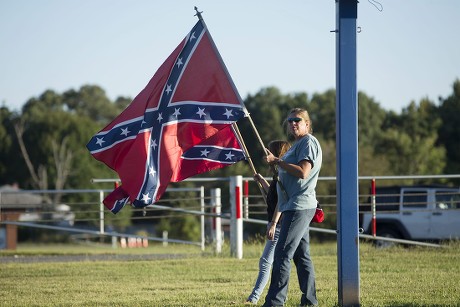 Supporters Modernday Secessionist Movement Wave Confederate Editorial ...
