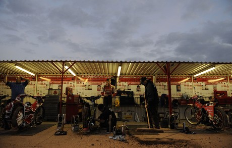 Mechanics Clean Pit Area Riders Returning Editorial Stock Photo - Stock ...