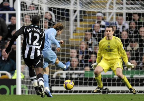 Luka Modric Tottenham Hotspur Scores Past Editorial Stock Photo - Stock ...