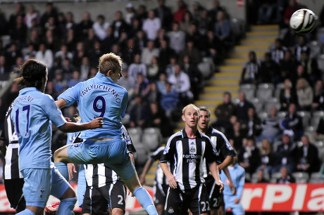 Roman Pavlyuchenko Tottenham Hotspur Scores First Editorial Stock Photo ...