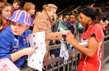 Eboni Beckfordchambers England Netball Signs Autographs Editorial Stock ...
