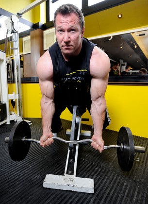 Bodybuilder Daniel Hill Demonstrates Lifting Technique Editorial Stock ...
