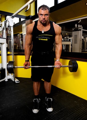 Bodybuilder Daniel Hill Demonstrates Lifting Technique Editorial Stock ...