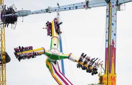 People Enjoy Funfair Epsom Downs Racecourse Editorial Stock Photo ...