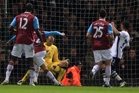 Didier Zokora Tottenahm Hotspur Craig Bellamy Editorial Stock Photo ...