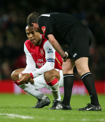 Thierry Henry Arsenal Speaks Referee Editorial Stock Photo - Stock ...