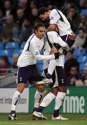 Tom Huddlestone Tottenham Hotspur Celebrates Scoring Editorial Stock ...