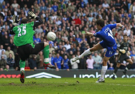 Peter Crouch Liverpool Chases William Gallas Editorial Stock Photo ...