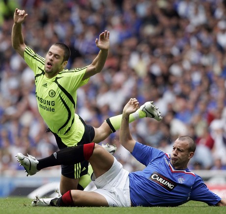 Alan Hutton Glasgow Rangers Late Tackling Editorial Stock Photo - Stock ...