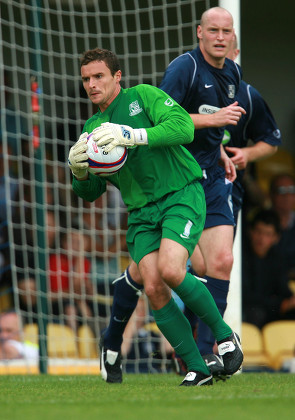 Southend United Goalkeeper Darryl Flahavan Editorial Stock Photo ...