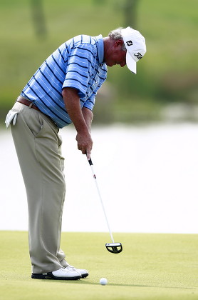U S Golfer Russ Cochran Putts Editorial Stock Photo - Stock Image ...