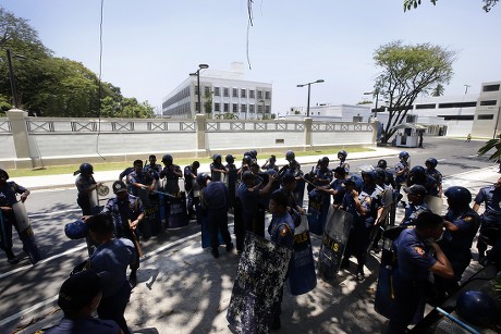 Filipino Antiriot Policemen Seen Outside Us Editorial Stock Photo ...