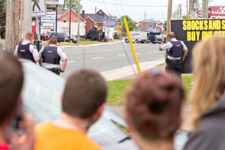 Locals Watch Police Officers Surround Building Editorial Stock Photo ...