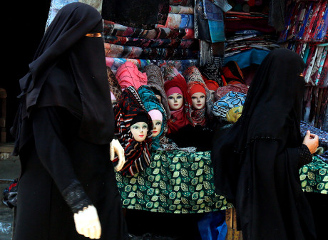 Burqa Clad Yemeni Women Pass Mannequins Editorial Stock Photo - Stock ...