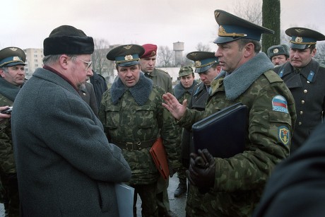 Russian Soldiers Work Dismantling Installations Barracks Editorial ...