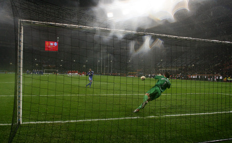 Manchester United Goalkeeper Edwin Van Der Editorial Stock Photo ...