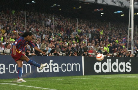 Ronaldinho Barcelona Takes Corner Editorial Stock Photo - Stock Image ...
