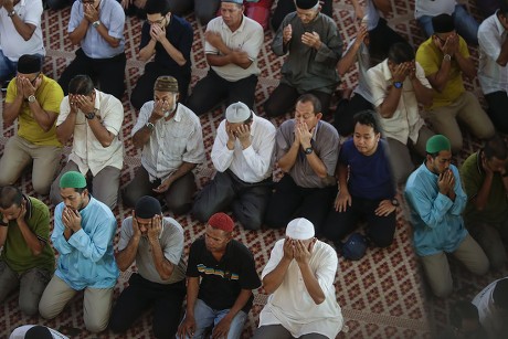 Malaysian Muslims During Prayers National Mosque Editorial Stock Photo ...