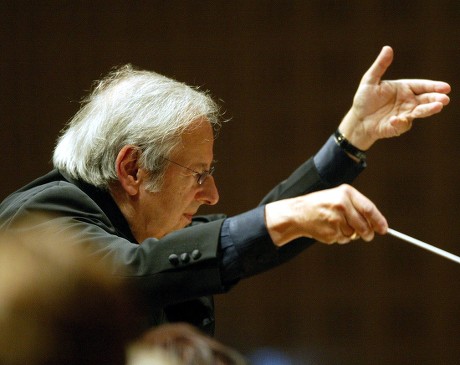 Der Dirigent Des Oslo Philharmonic Orchestra Editorial Stock Photo ...