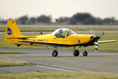 Prince Harry learning to fly a Slingsby Firefly plane at RAF Barkston ...