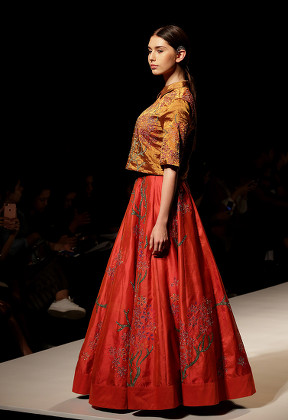 __COUNT__ Krishna Mehta - Runway - Amazon India Fashion Week Autumn ...