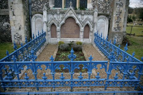 Sir John Mills Grave Saint Marys Editorial Stock Photo - Stock Image ...
