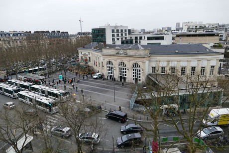 Passengers Waiting Buses Denfert Rochereau Orly Editorial Stock Photo ...