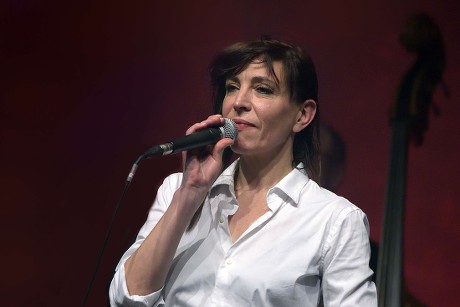 Jil Caplan in concert at the Cafe de la Danse, Paris, France - 13 Mar ...