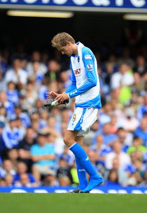 Peter Crouch Portsmouth Walks Holding His Editorial Stock Photo - Stock ...