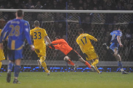 Chelsea Goalkeeper Petr Cech Saves Close Editorial Stock Photo - Stock ...