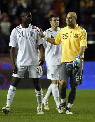 Spain Goalkeeper Pepe Reina Jokes Carlton Editorial Stock Photo - Stock ...