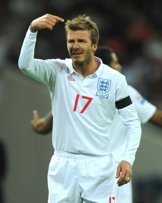 David Beckham England Points His Head Editorial Stock Photo - Stock ...