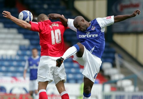 Reuben Hazell Oldham Athletic Challenges Deon Editorial Stock Photo ...
