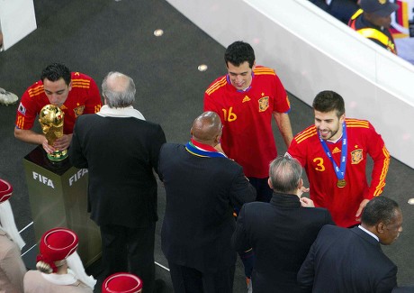 Leftright Xavi Kissing Trophy Sergio Busquets Editorial Stock Photo ...