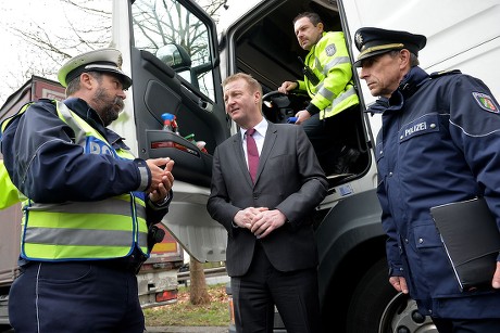 imágenes de Police controls in North Rhine-Westphalia, Cologne, Germany ...