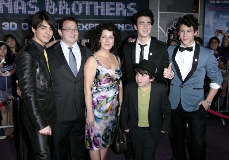 Jonas Brothers Brother Frankie Parents Denise Editorial Stock Photo ...
